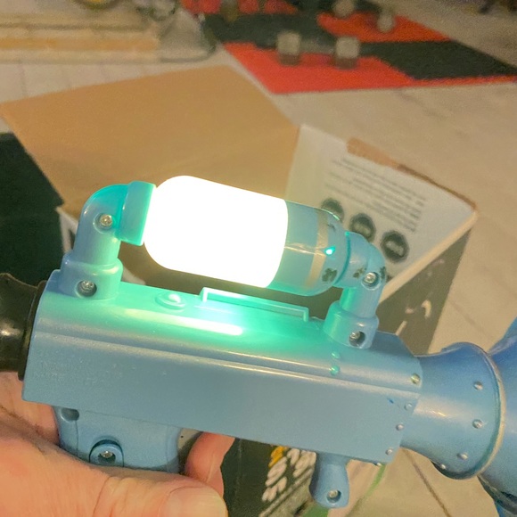 Toys | Fart Blaster Despicable Me Minion Gun Thinkway Toys Universal ...